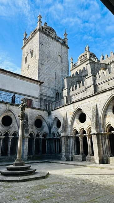 Porto Cathedral Guided Tour with Entrance Tickets - An In-Depth Look at the Tour Experience