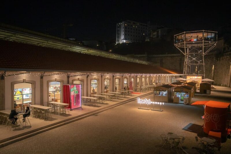 Porto: Christmas Lights Flexible Walking Tour - The Sum Up