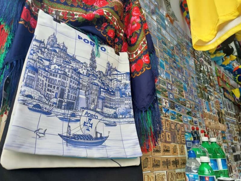 Porto: City Center Tour by Private Car - Authenticity and kid-friendly features