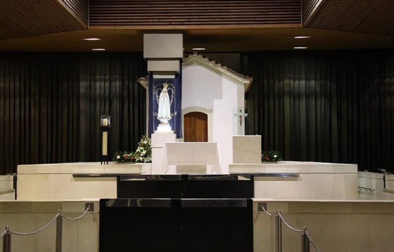 Porto: Complete Private Tour to the Sanctuary of Fatima - Key Points
