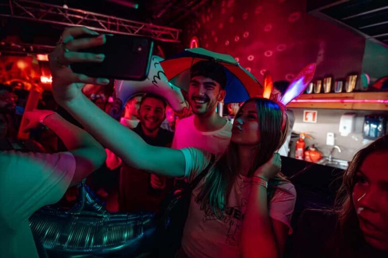 Porto: Crazy Pub Crawl with 8 Drinks, Free Shots, Games +VIP - The Social Element