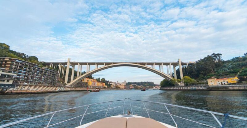Porto - Douro Cruise with Port wine and snacks - Key Points