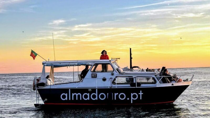 Porto: Douro private cruiser (only for you)6 bridges/sunset - Suitable for Whom?