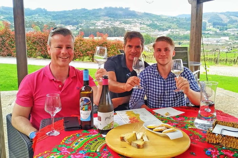 Porto: Douro Valley Exclusive Vinho Verde Tour - Detailed Breakdown of the Itinerary