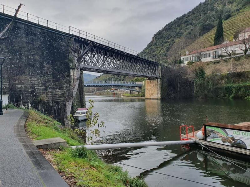 Porto: Douro Valley Private Tour with Winery Visit & Lunch - Authentic Insights from Travelers