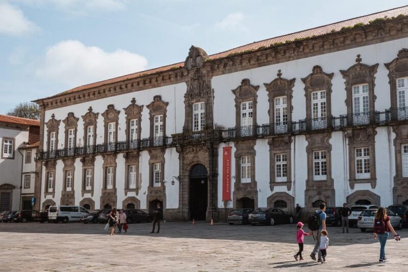 Porto: Flexible Walking Tour in Medieval Area - FAQ
