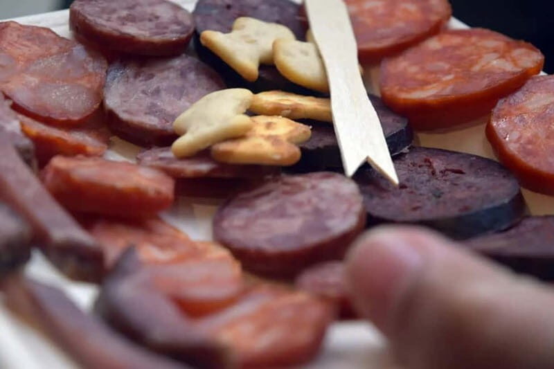 Porto: Food Tour with Tastings and Souvenirs - Who Should Consider This Tour?