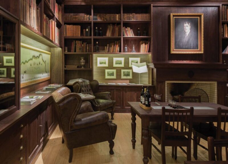 Porto: Graham's Port Lodge Tour & Vintage Room Wine Tasting - Key Points