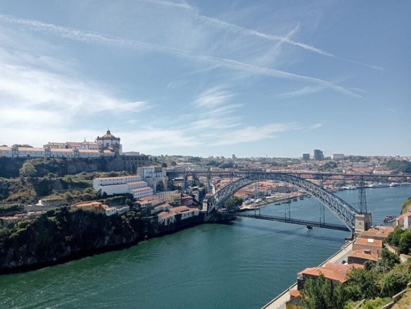 Porto: Guided Walking Tour - Walking through Porto’s Historic Districts