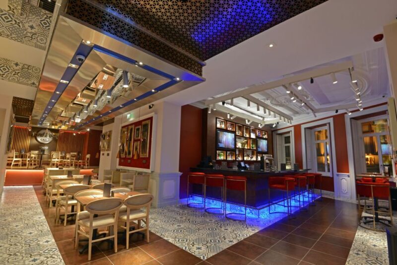 Porto: Hard Rock Cafe Skip-the-Line with Set Menu - Authentic Experiences in a Friendly Setting