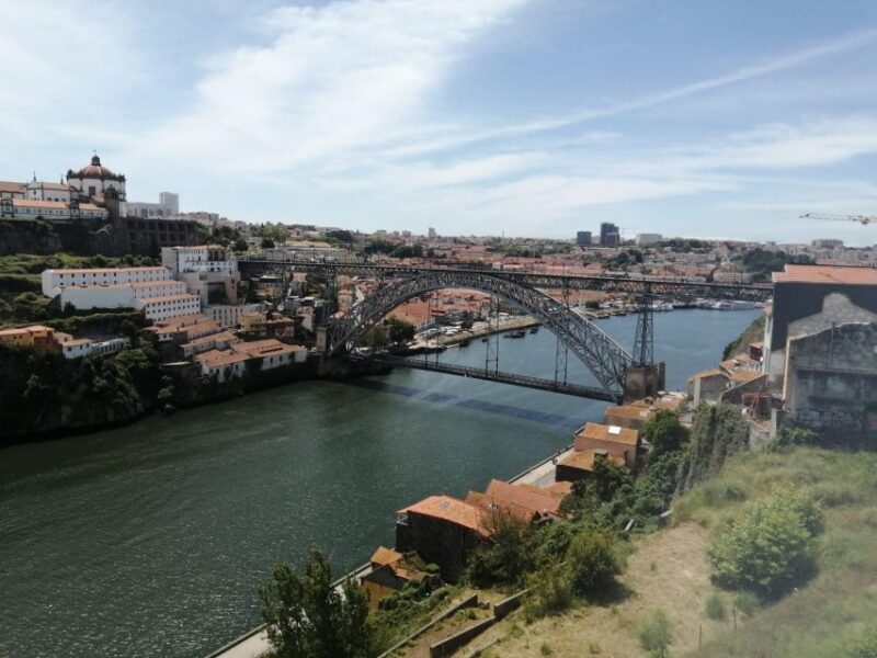Porto Highlights with Traditional Lunch - Key Points