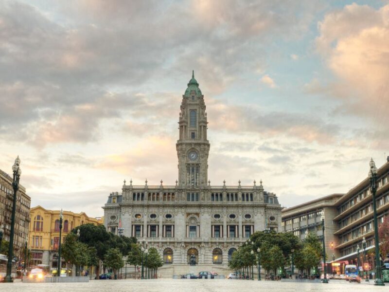 Porto: Historic e-Bike Tour with a guide - What Makes the Tour Stand Out?