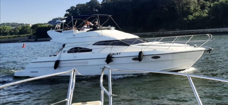 Porto: Luxury Yacht Tour of the 6 Bridges and Douro Estuary - FAQs