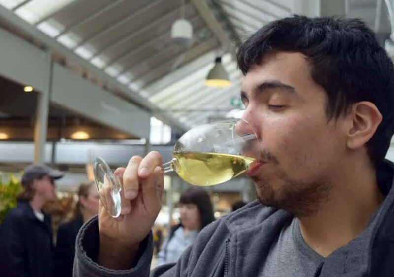 Porto: Mercado do Bolhão Guided Food Tour with Tastings - Who Should Consider This Tour?