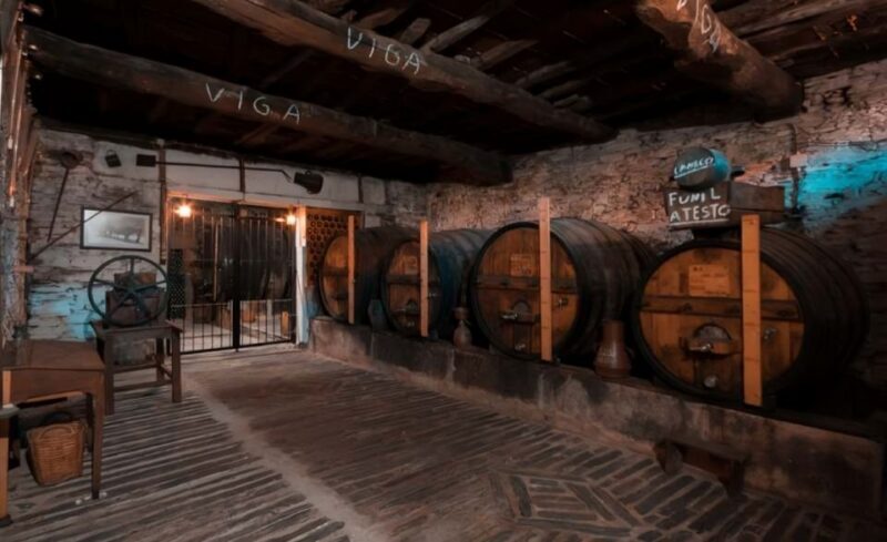 Porto: Private Douro Valley 4x4 Tour with Lunch - Key Points