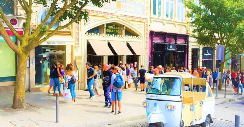 Porto: Private Tuk-Tuk Tour with Short Walks and Wine - Key Points