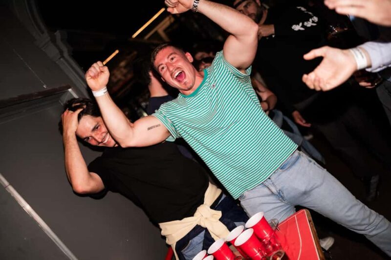 Porto: Pub Crawl with 7 drinks, Games, and VIP Club Entry - Practical details and value