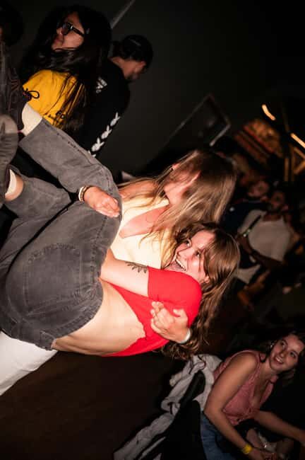 Porto: Pub Crawl with 7 drinks, Games, and VIP Club Entry - Authentic reviews and insights