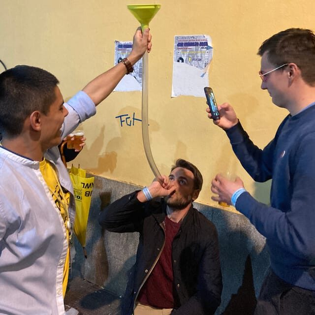 Porto: Pub Crawl with 7 Drinks, Games, and VIP Club Entry - Meeting Points and Practical Tips