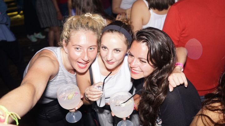 Porto: PubCrawl with 6 Drinks+VIP Club Entry - The Climax: VIP Entry to Porto’s Biggest Club