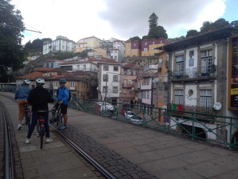 Porto: Riverside Panoramic E-Bike Tour - Detailed Breakdown of the Itinerary