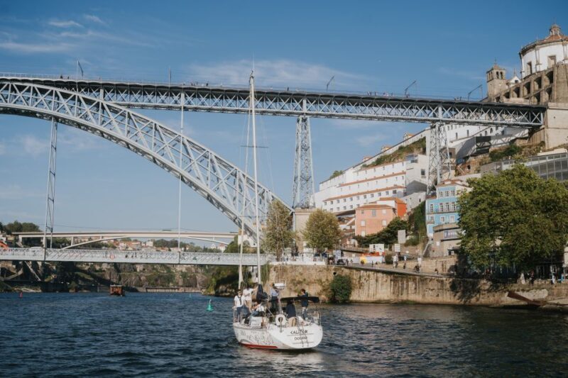 Porto: Romantic Sailboat Cruise - Accessibility and Practicalities