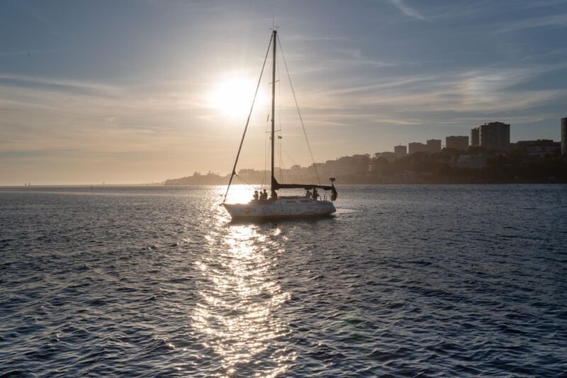 Porto: Romantic Sailboat Cruise - Frequently Asked Questions