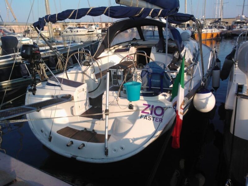 Porto San Paolo: Tavolara Island Sailboat Cruise with Lunch - Key Points