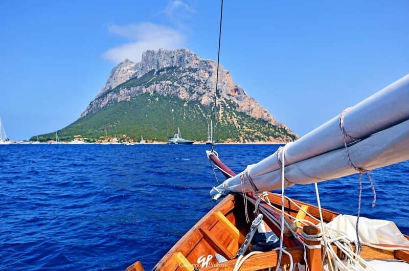 Porto San Paolo:Tavolara & Molara Vintage Cruise with lunch - Key Points