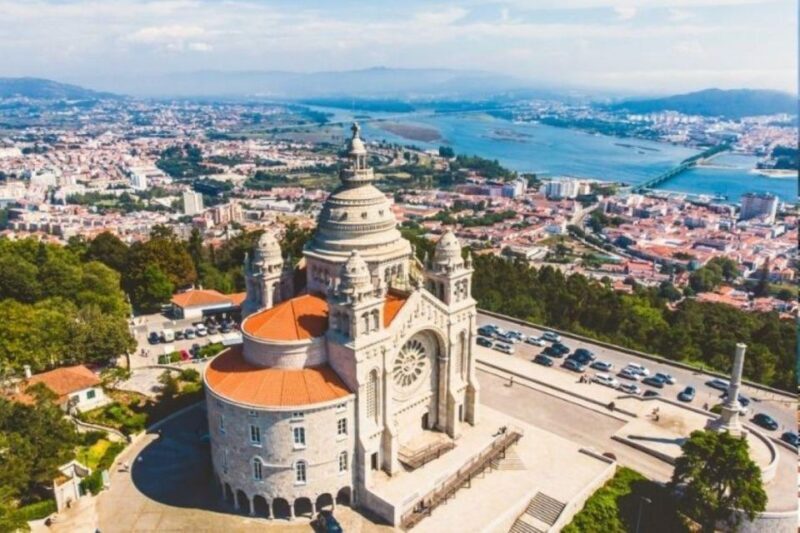 Porto: Santiago de Compostela & Viana do Castelo Tour - Key Points