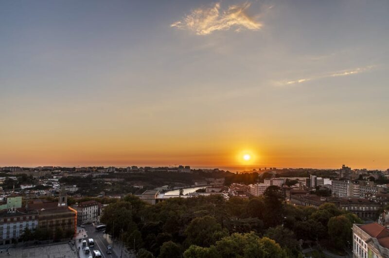 Porto: Ticket for the Clérigos Tower at Night - FAQ