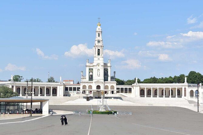 Porto to Algarve up to 3 Stops: Aveiro, Coimbra & Évora - Who Should Book This Tour?