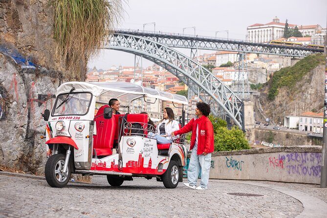 Porto: Tuk tuk vip guided tour - 1.30h - Exploring the Itinerary in Detail