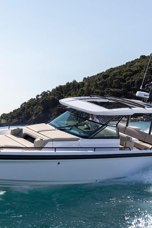 Porto Vecchio : Daily boat rental with skipper - The Sum Up
