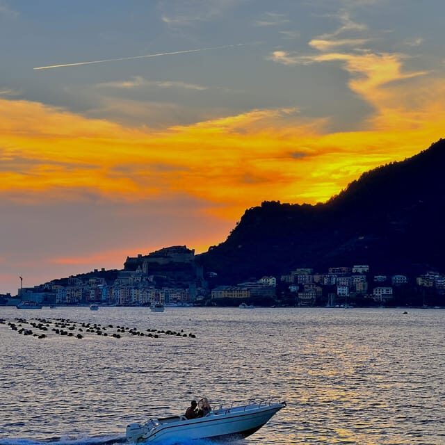 Porto venere and Cinque Terre : boat tour with aperitif and lunch - The Wonder of Porto Venere from the Sea
