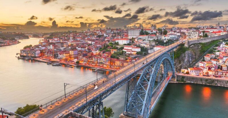 Porto Walking Tour of the city centre in small-groups - Authentic Experiences and the Value of Guided Tours