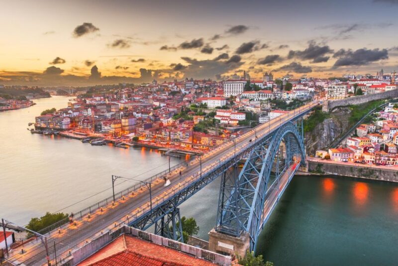 Porto Walking Tour of the city centre in small-groups - Accessibility and Practical Details
