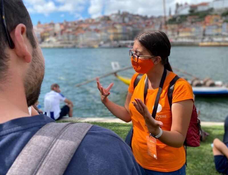 Porto: Wine Tasting with Tapas Walking Tour - Key Points