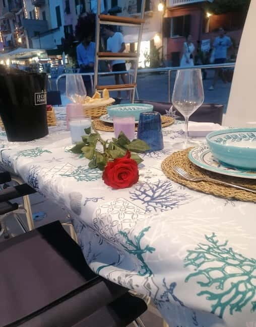 Portovenere:Gulf Poet & Islands sunset boat trip with dinner - FAQ