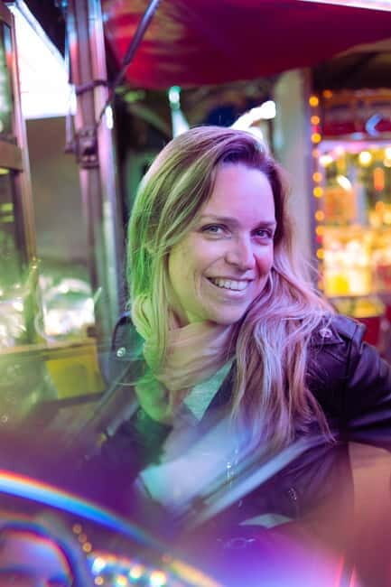 Portrait shoot in Hamburg  your private walk with a professional photographer - What Makes This Experience Stand Out?