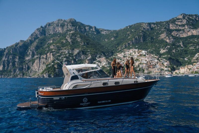 Positano: Boat Tour of Capri with Drinks and Snacks - Key Points