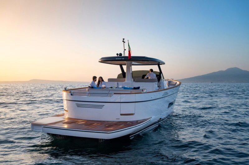 Positano: Boat Tour of Capri with Drinks and Snacks - Why This Tour Stands Out