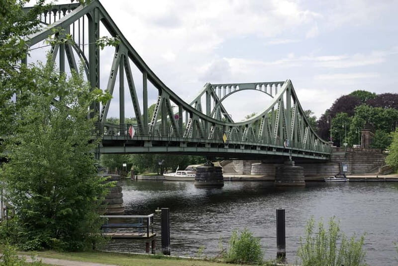 Potsdam: 5-Hour-Tour "Parks & Palaces" from Berlin by VW-Bus - An In-Depth Look at the 5-Hour Potsdam Tour