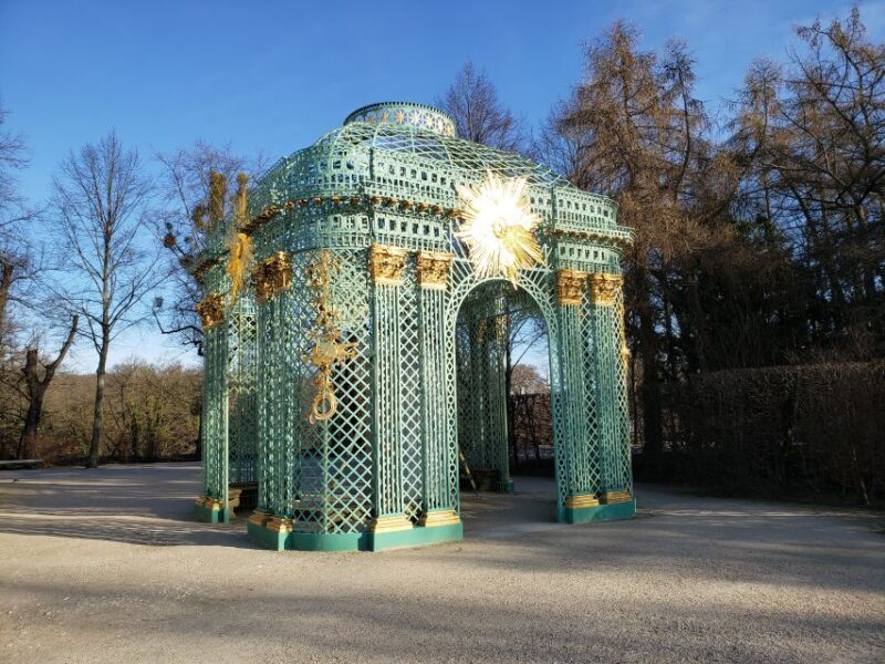 Potsdam: Private Bus Tour with Park Walk to Sanssouci Palace - Discovering Potsdam in Style and Comfort