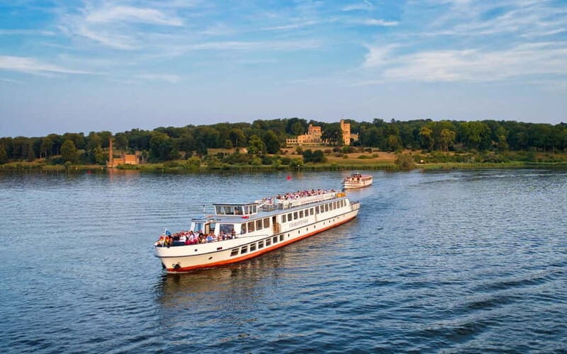 Potsdam: The Wannsee evening tour. Palaces, parks and villas. - What to Expect on the Cruise