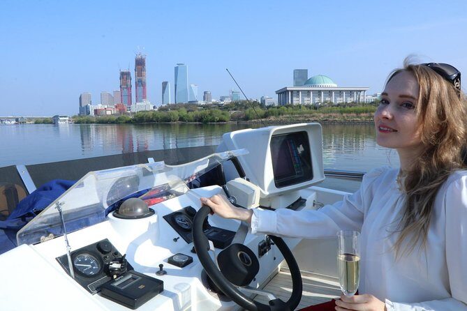 Power Yacht Tour Hanriver - The Views and Photo Opportunities