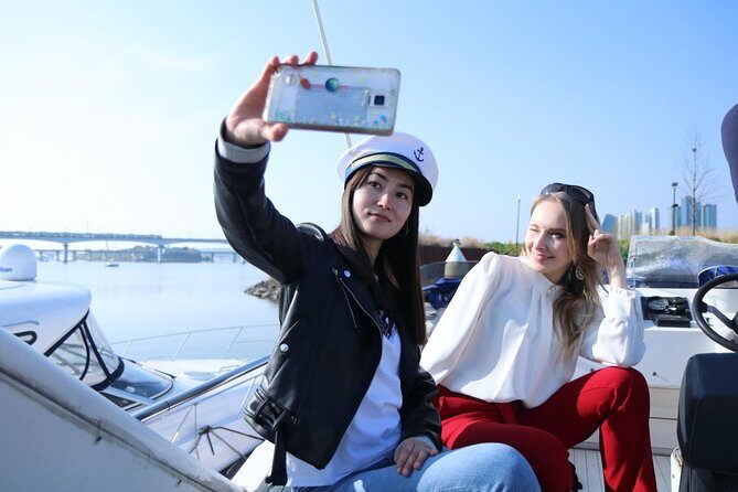 Power Yacht Tour Hanriver - Cultural and Entertainment Highlights