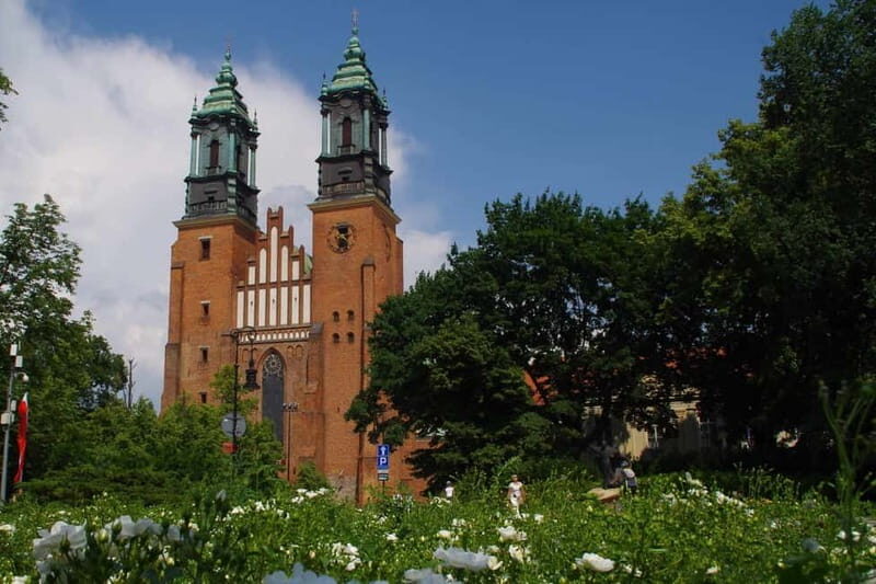 Pozna: Cathedral Island and ródka District Guided Tour - FAQ