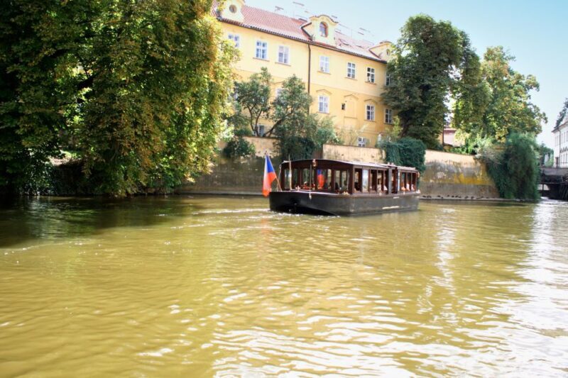 Prague: 1.5-Hour River Boat Cruise and Guided Tour - Why This Tour Stands Out