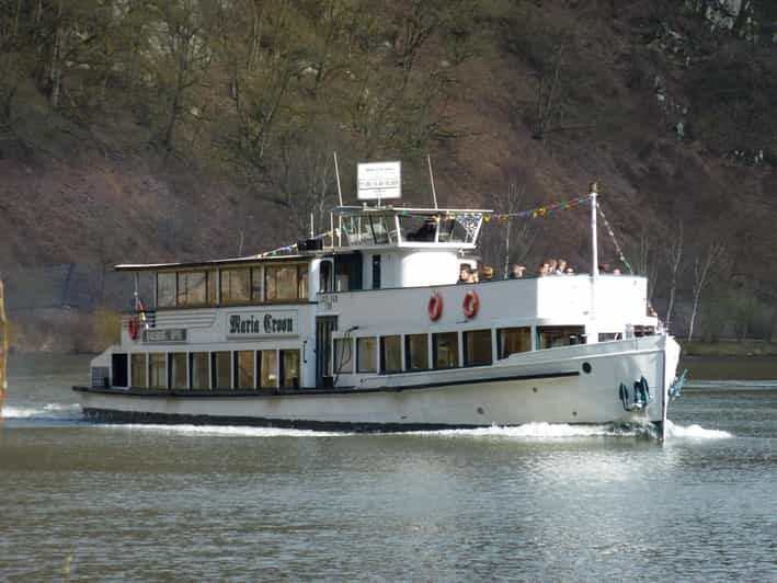 Prague: 1-hour Cruise with Audio Guide - Detailing the Itinerary and Viewing Experience